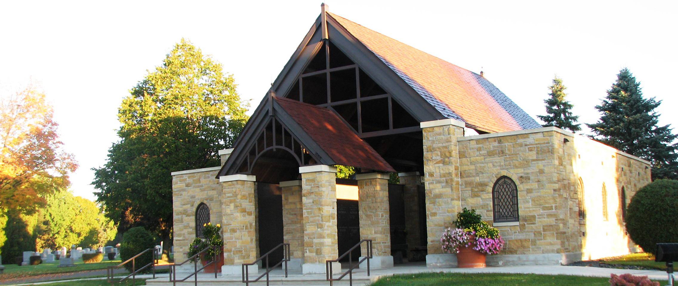 Home [roselawncemetery.com]